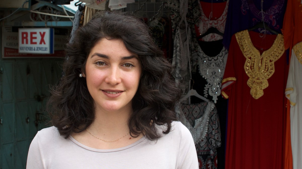 Kayra Niebur: God voorziet in elke nood – Alfred Muller